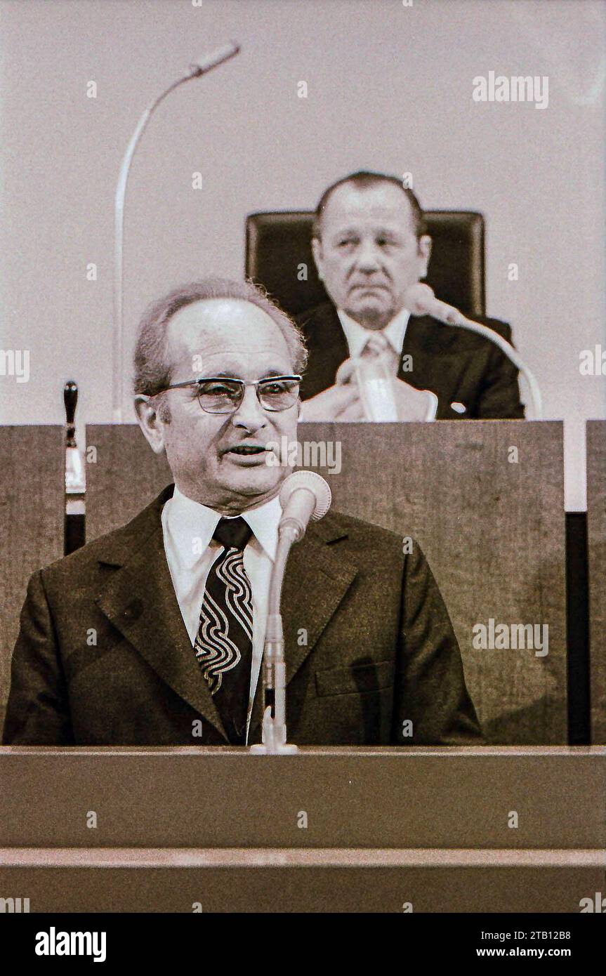 Alfred Kubel SPD ehem. NDS-MP - hier als Gast am 20.10.1977 im Landtag ...