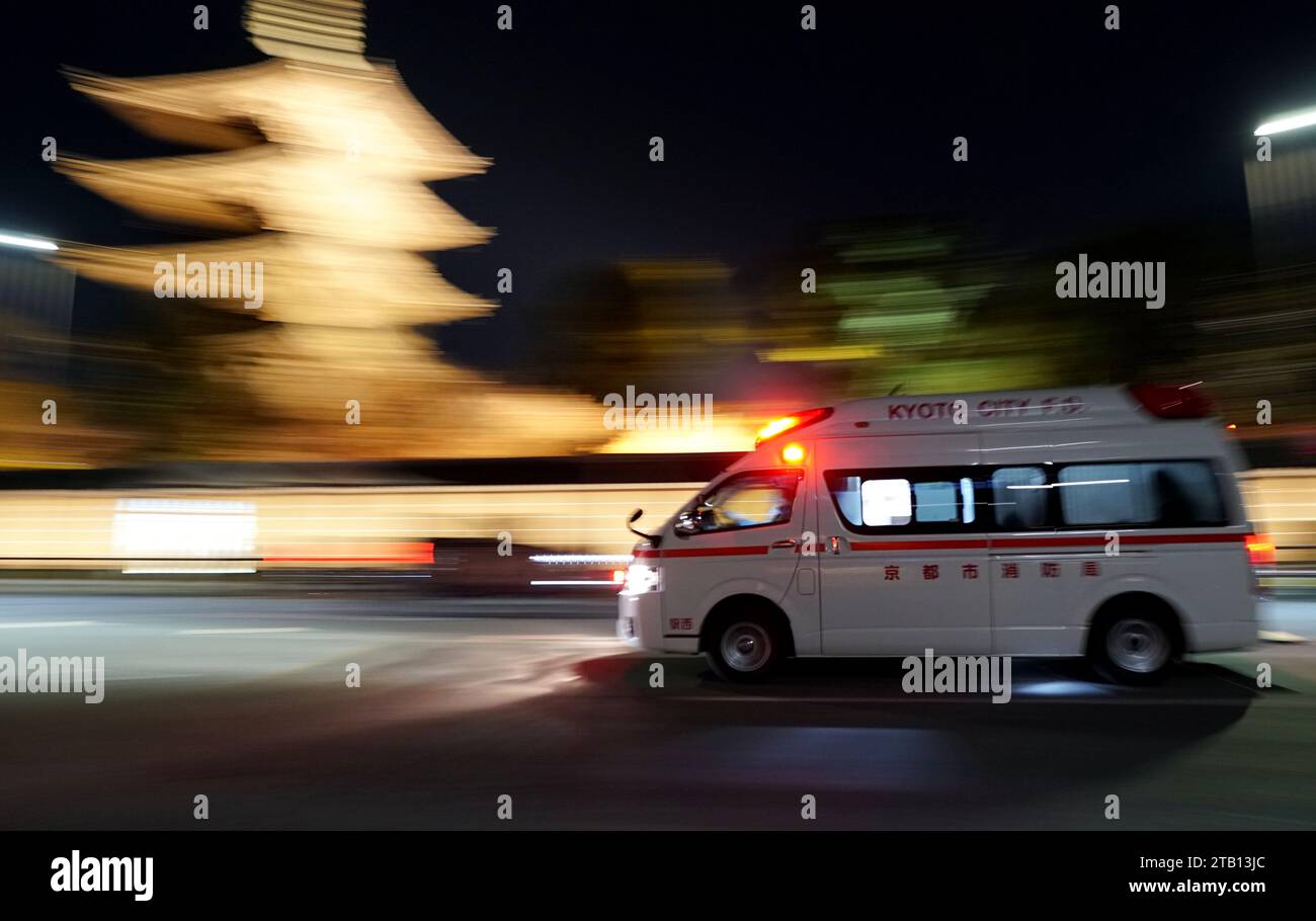 JAPAN, Kyoto, ambulance, temple Stock Photo - Alamy
