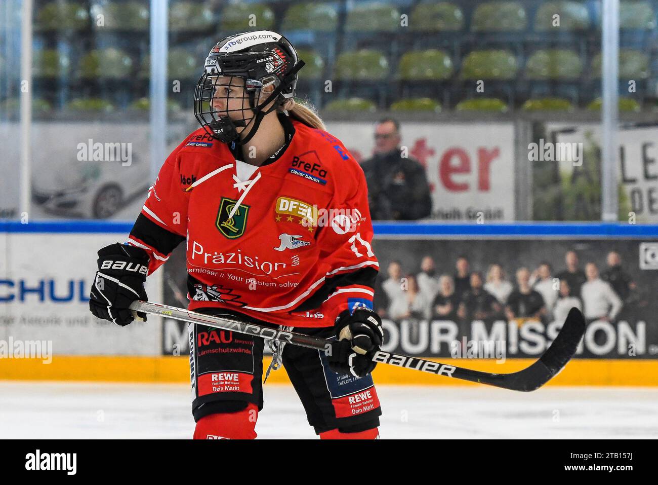 Memmingen, Deutschland. 03rd Dec, 2023. 03.12.2023, Eissporthalle am ...