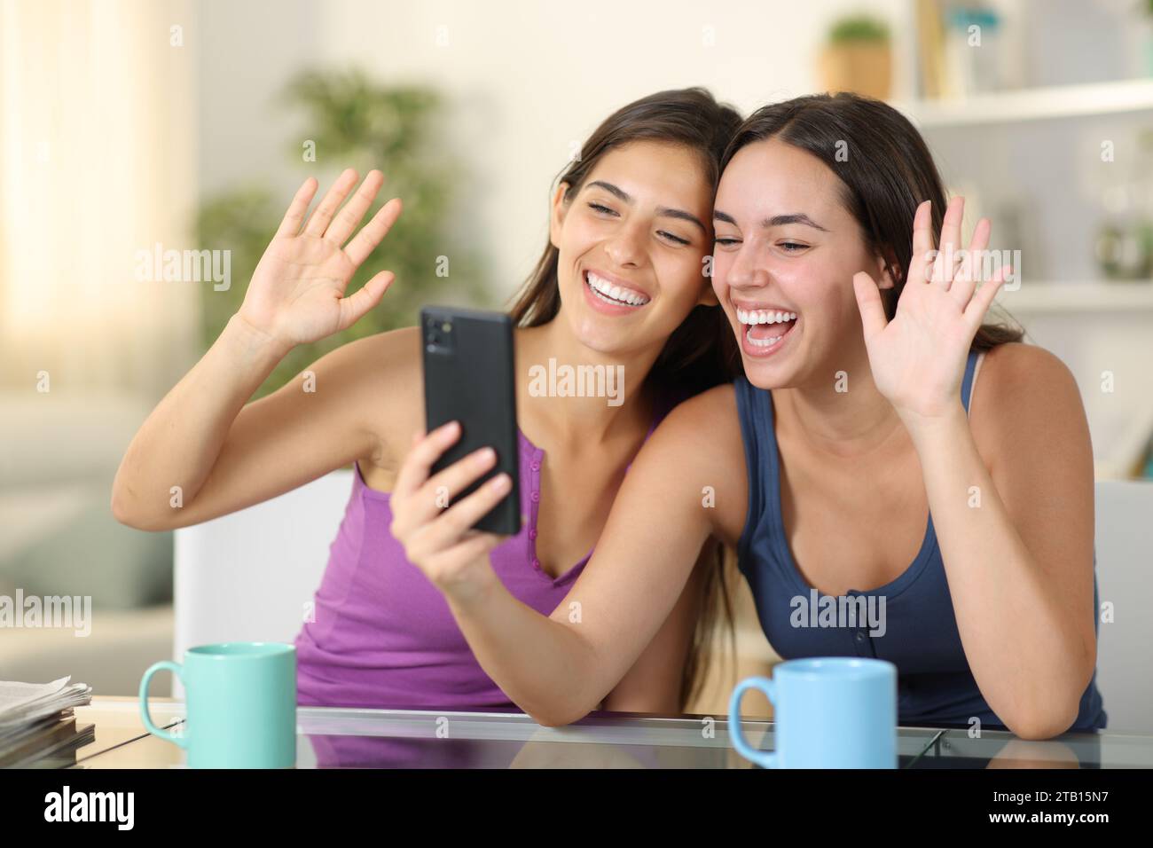 Girlsstudents hi-res stock photography and images - Alamy