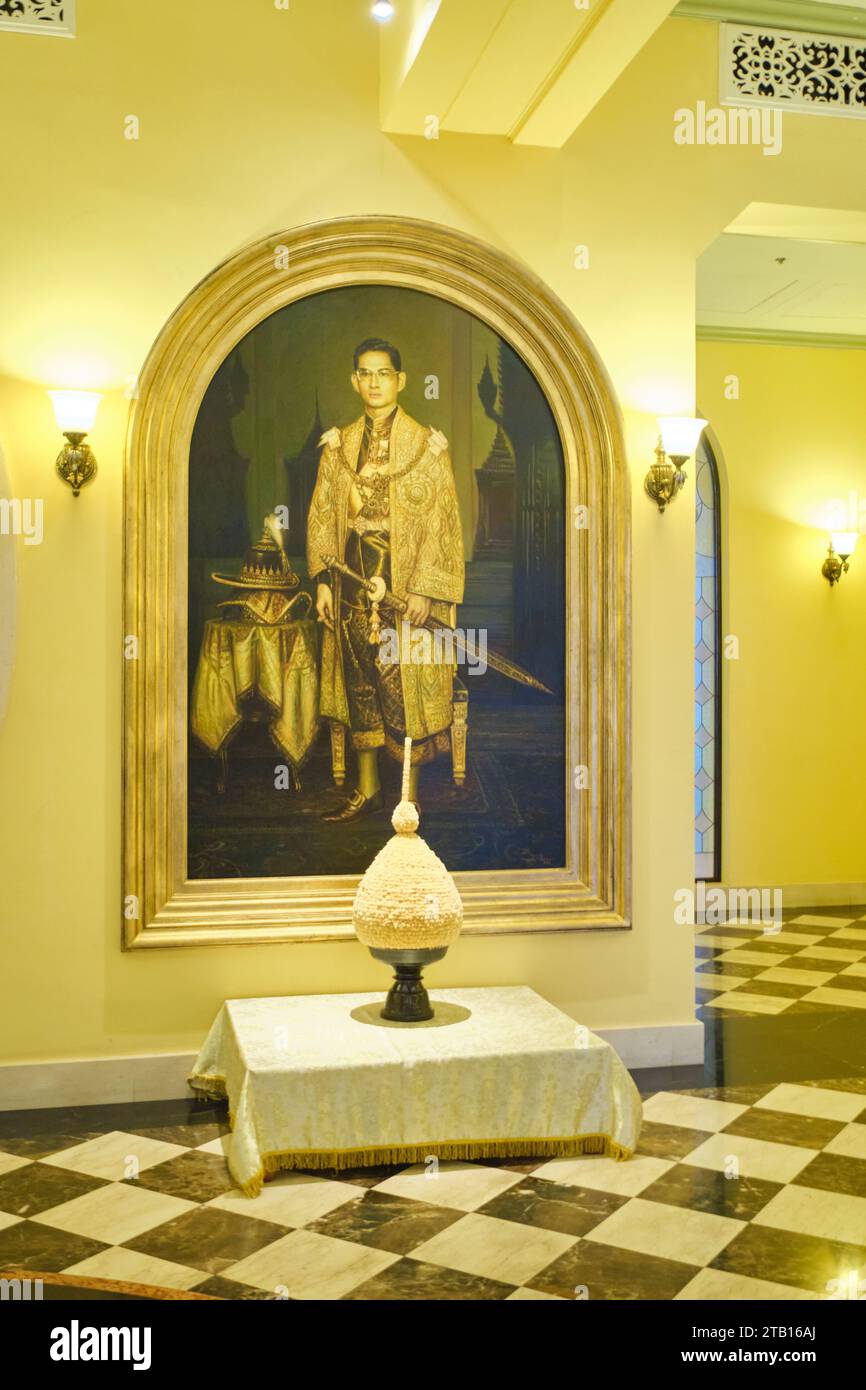 A big painting of King Rama IX. At the Siriraj Bimuksthan Museum in ...