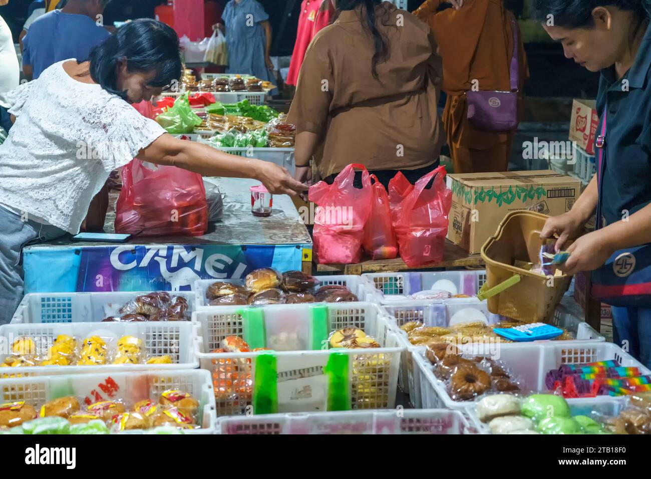 Kue subuh hi-res stock photography and images - Alamy