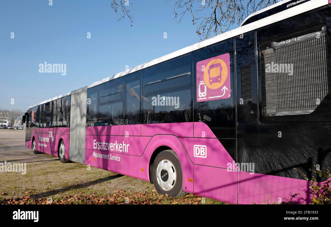 Replacement Service 03.12.2023 Bereitstehende Busse der DB SEV GmbH für ...