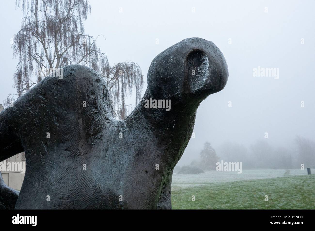 Head HENRY MOORE Reclining Figure, 1956–62 Stock Photo - Alamy