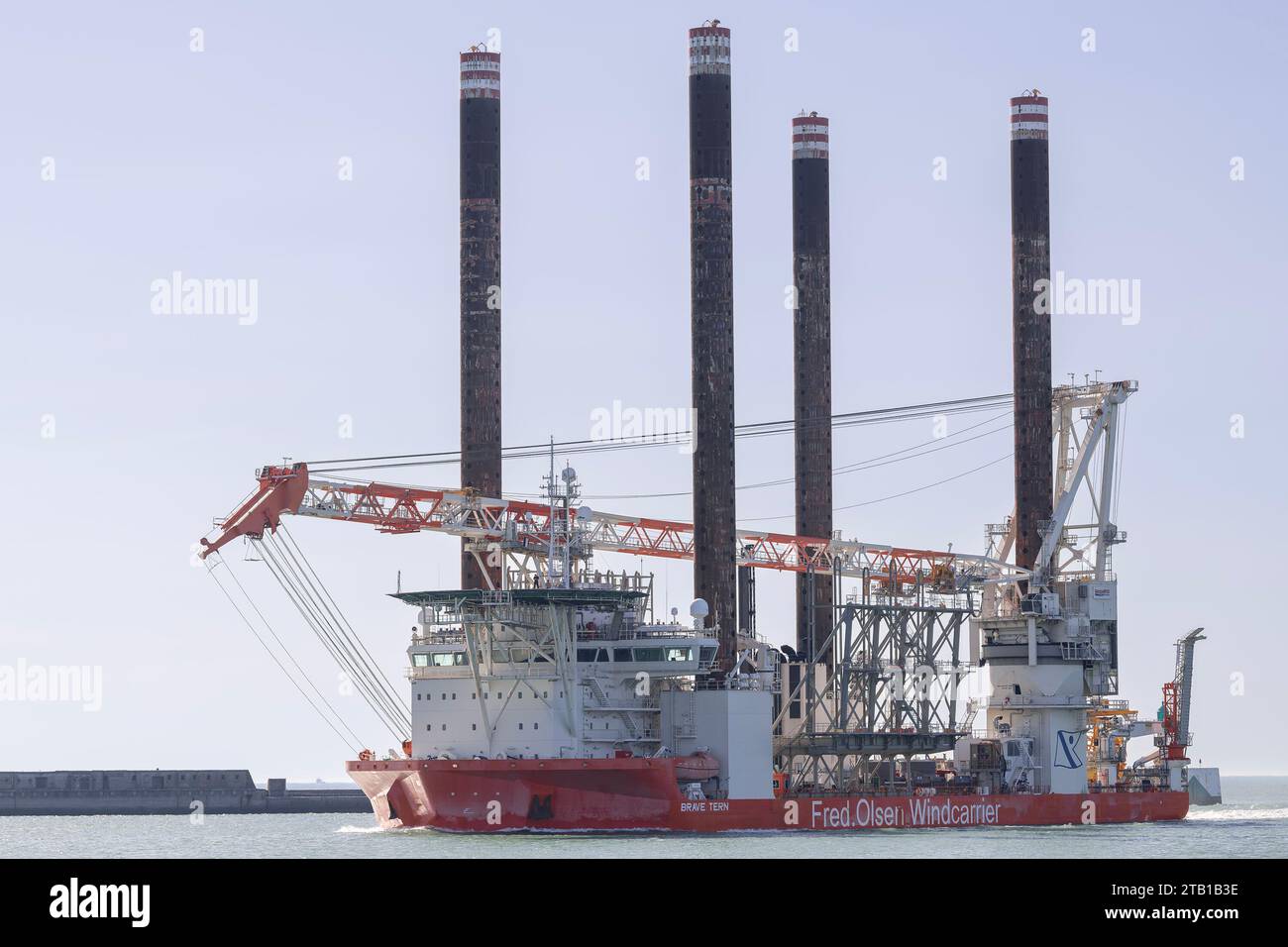 Le Havre, France - Jackup platform vessel BRAVE TERN arriving port of ...