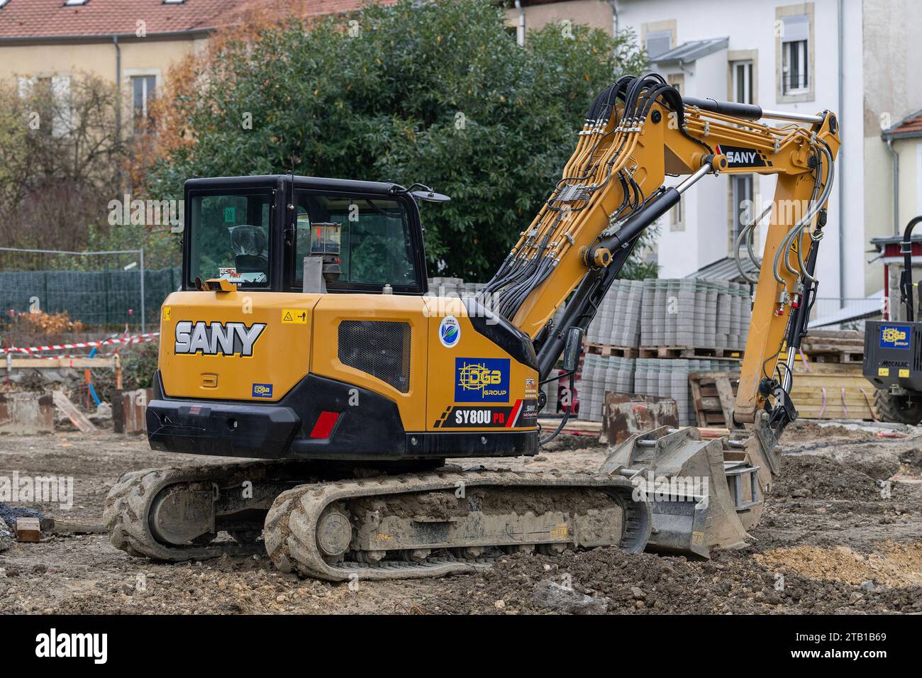 Small big excavators construction hi-res stock photography and images ...