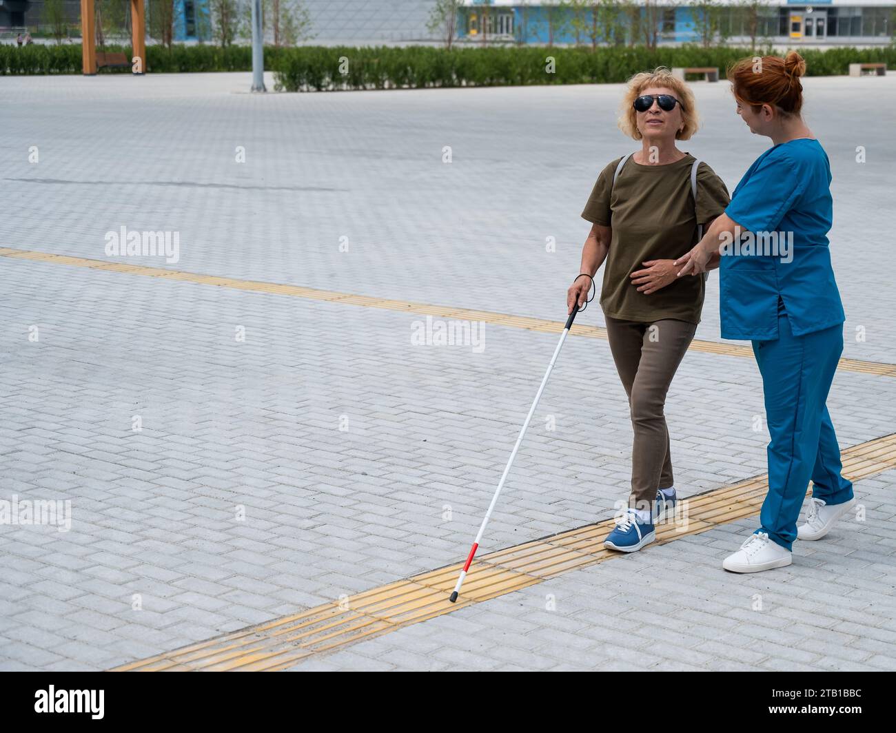 Nurse elderly blind woman hi-res stock photography and images - Alamy