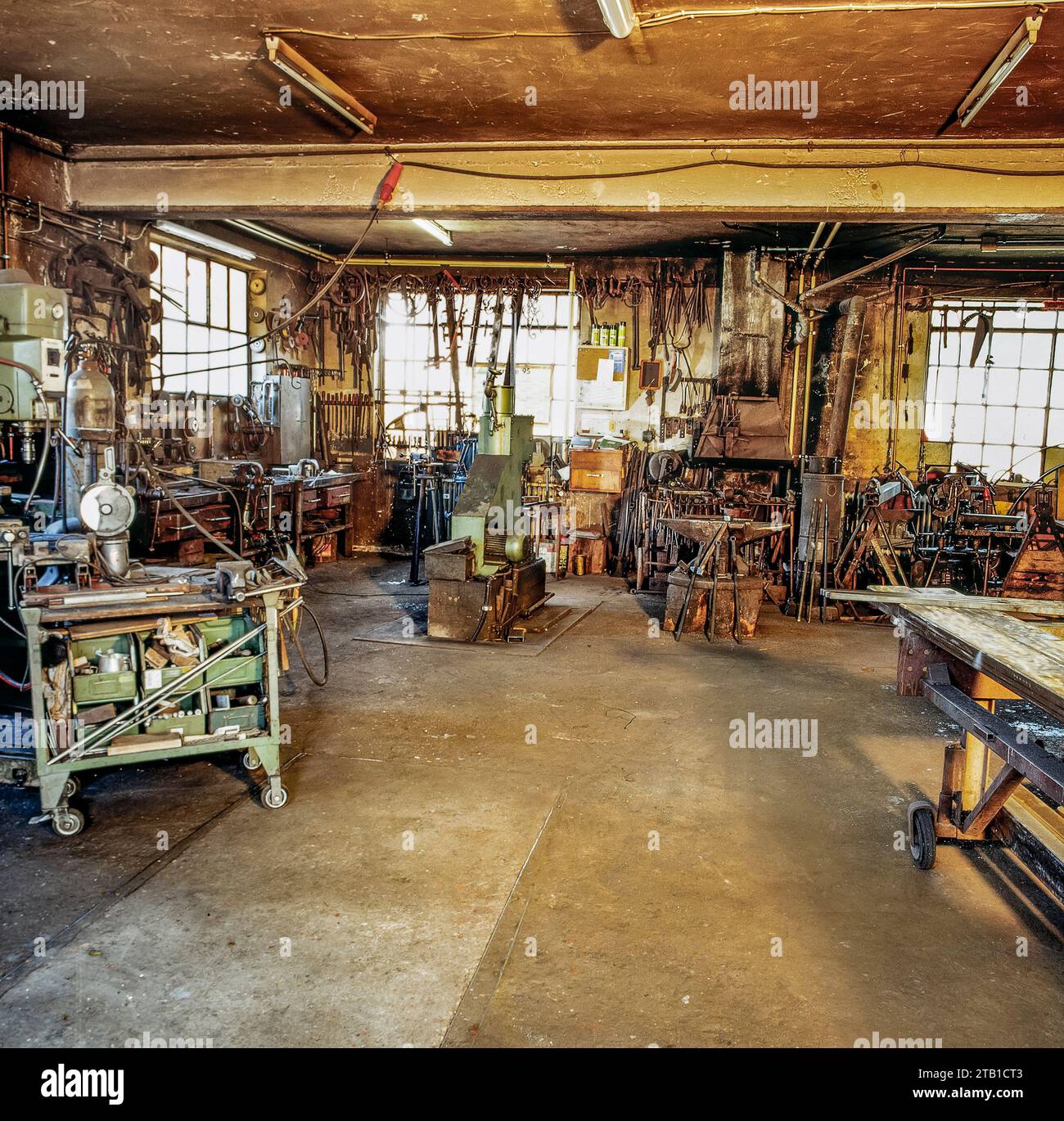 Old blacksmith workshop hi-res stock photography and images - Alamy