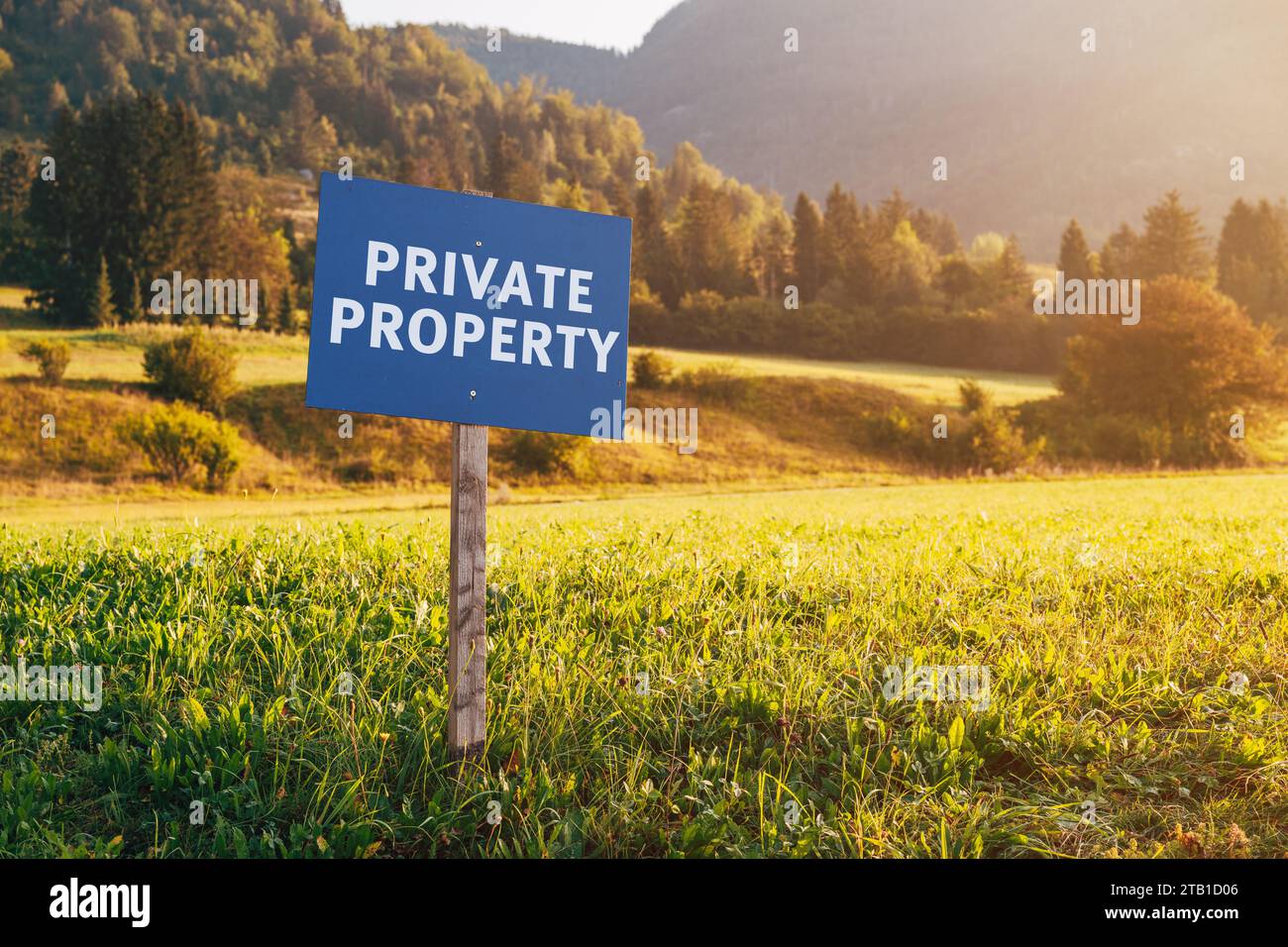 Land notice board hi-res stock photography and images - Alamy