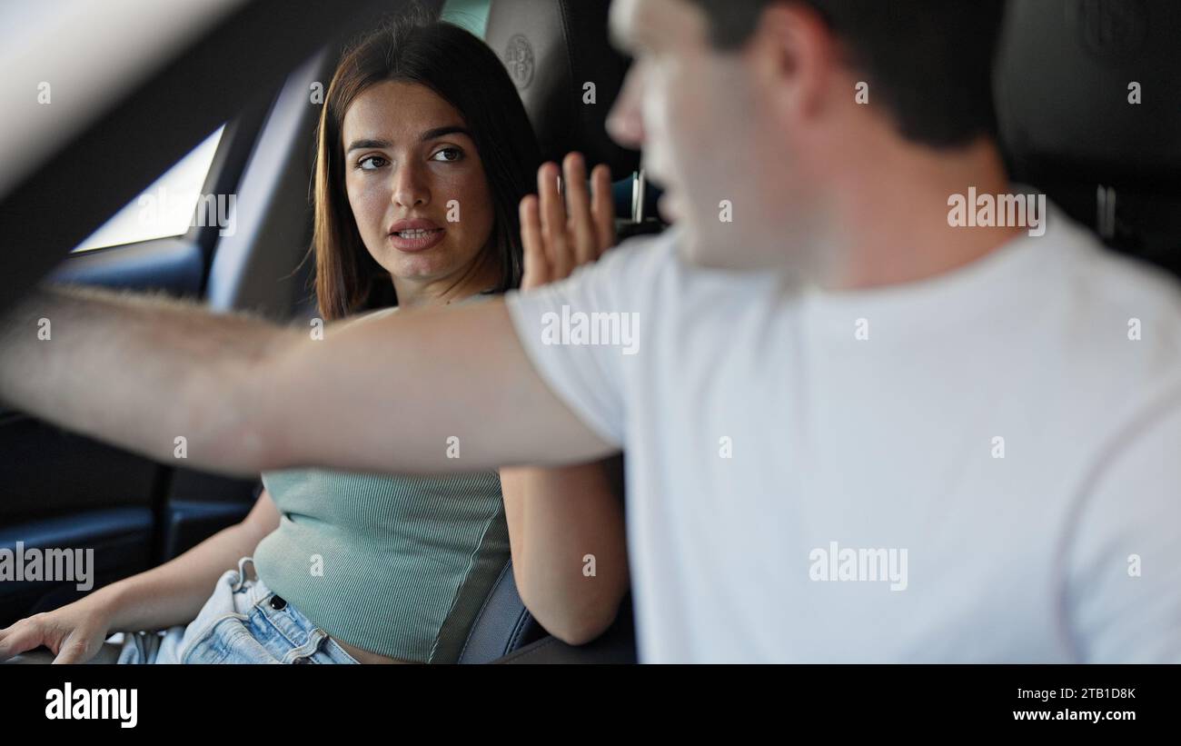 Couple arguing car hi-res stock photography and images - Alamy