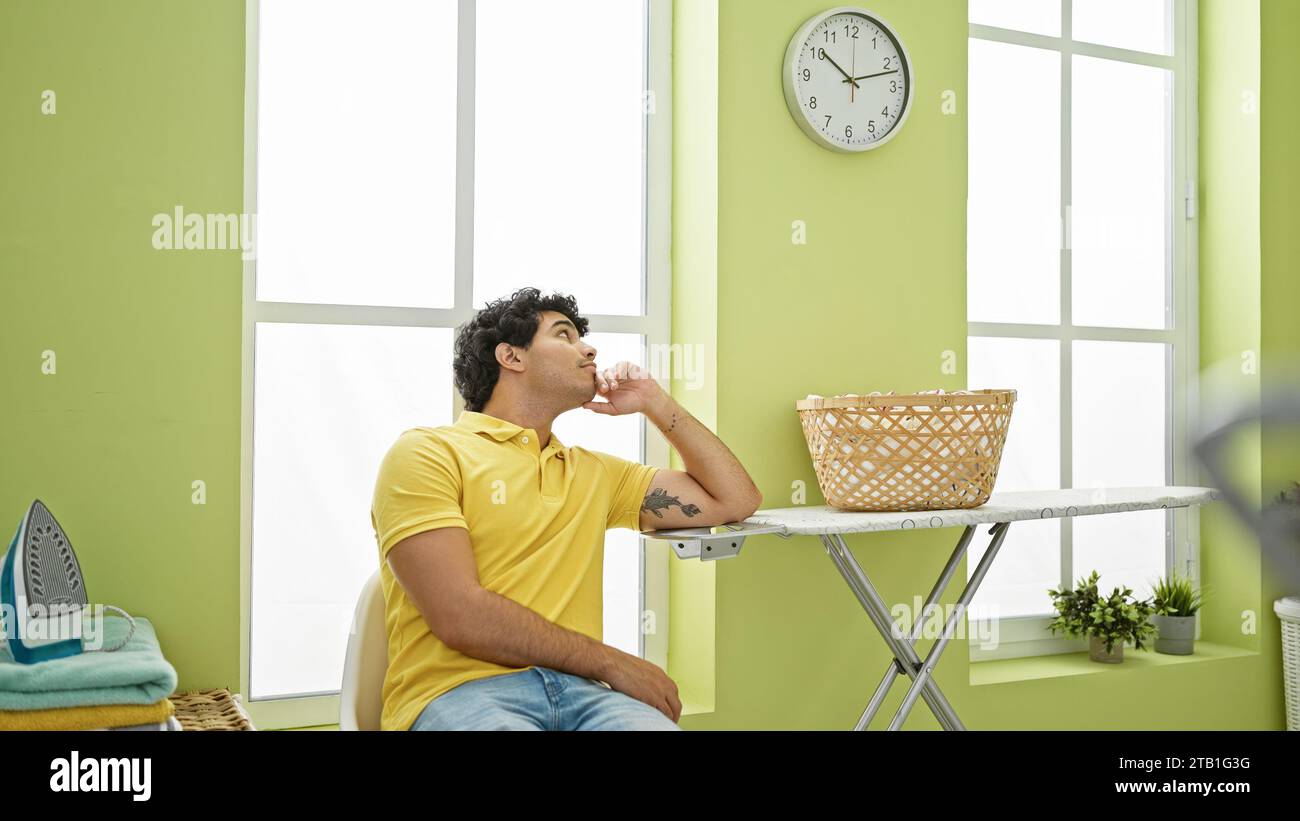 Man cleaning clock hi-res stock photography and images - Alamy