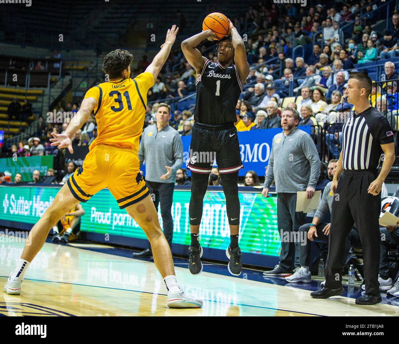 Haas Pavilion Berkeley Calif, USA. 02nd Dec, 2023. U.S.A. Santa Clara ...