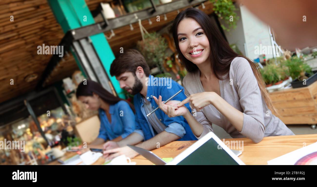 Excited team of students hi-res stock photography and images - Alamy