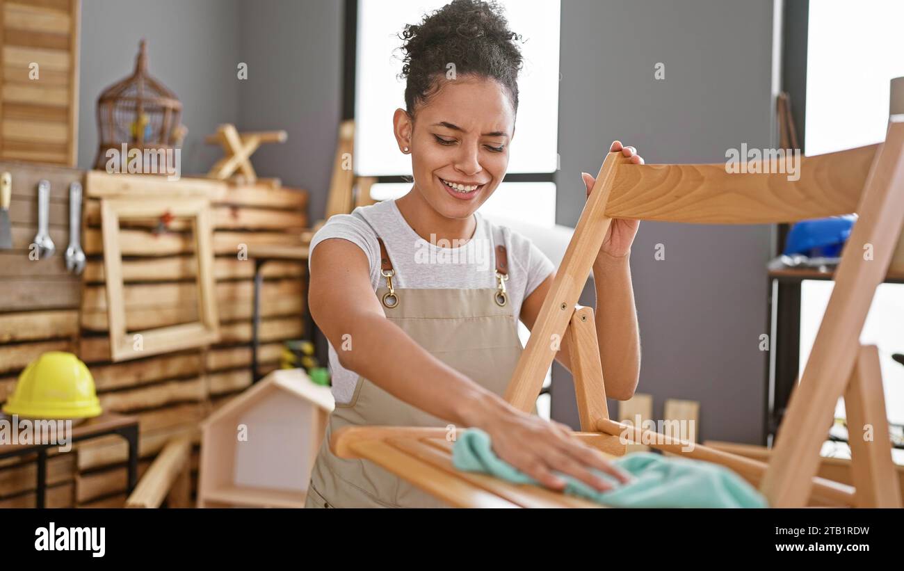 Carpenter female chair hi-res stock photography and images - Alamy