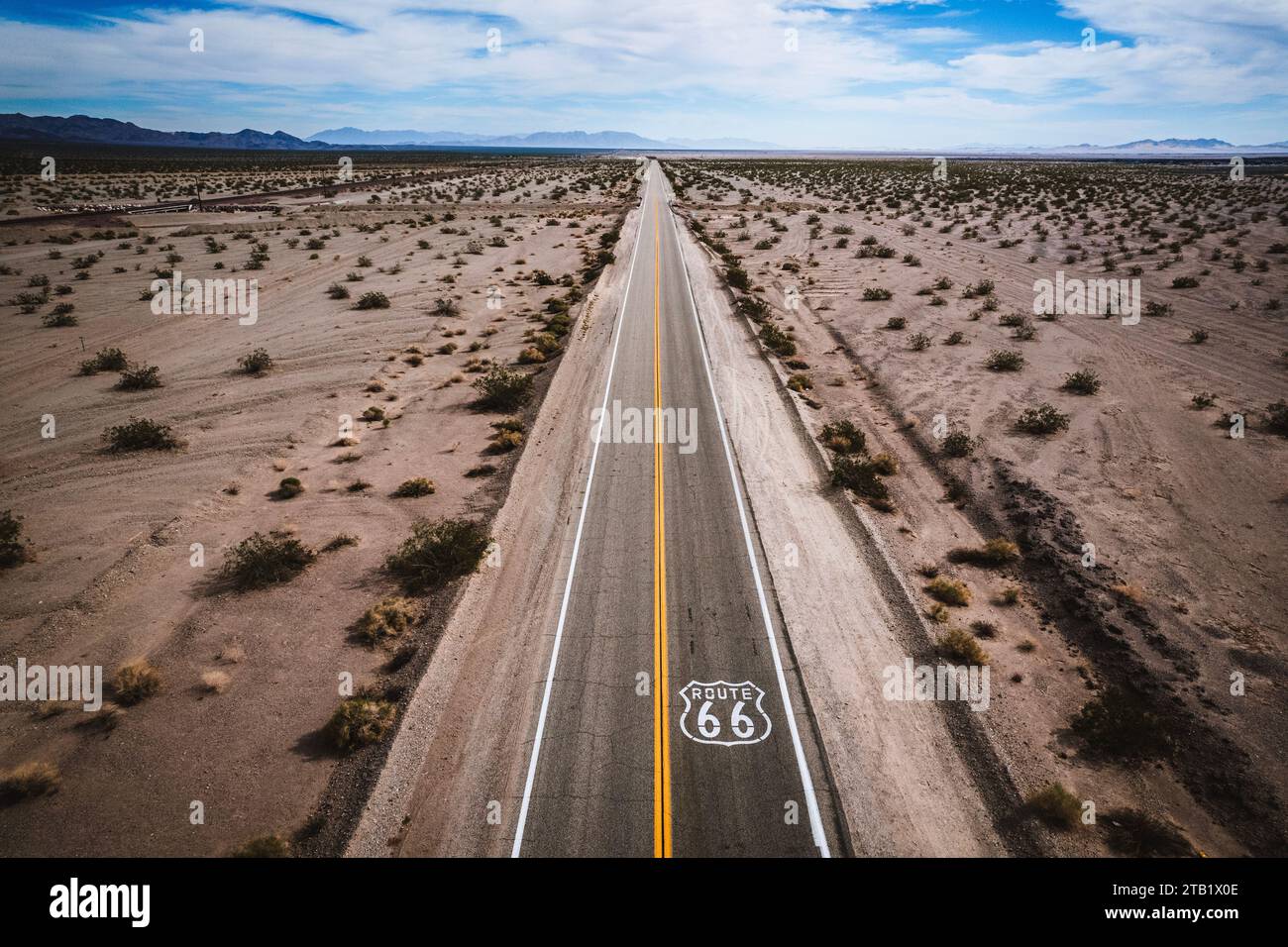 Route 66 stretches into the Mojave Desert in southern California Stock ...