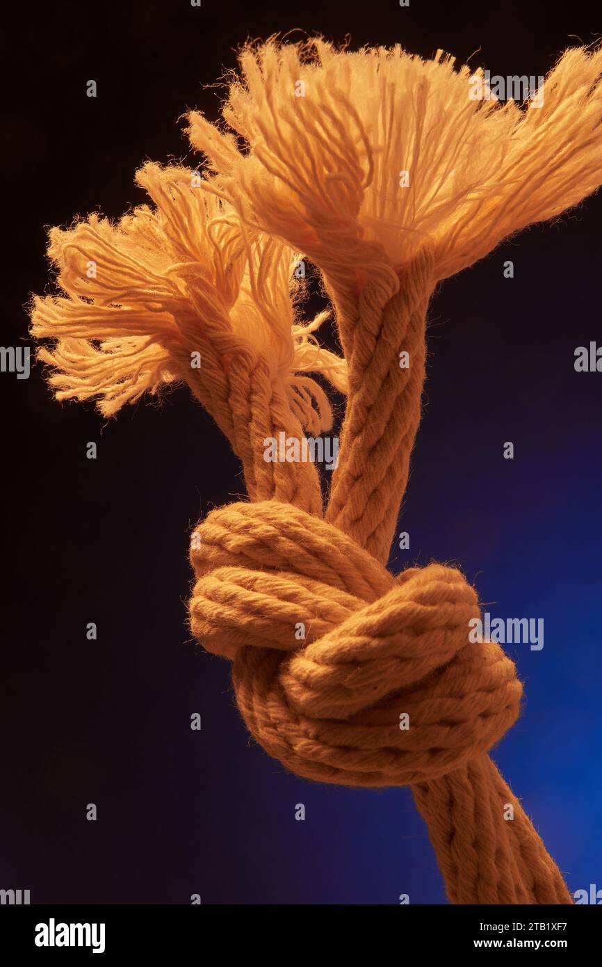 Intertwined rope hi-res stock photography and images - Alamy