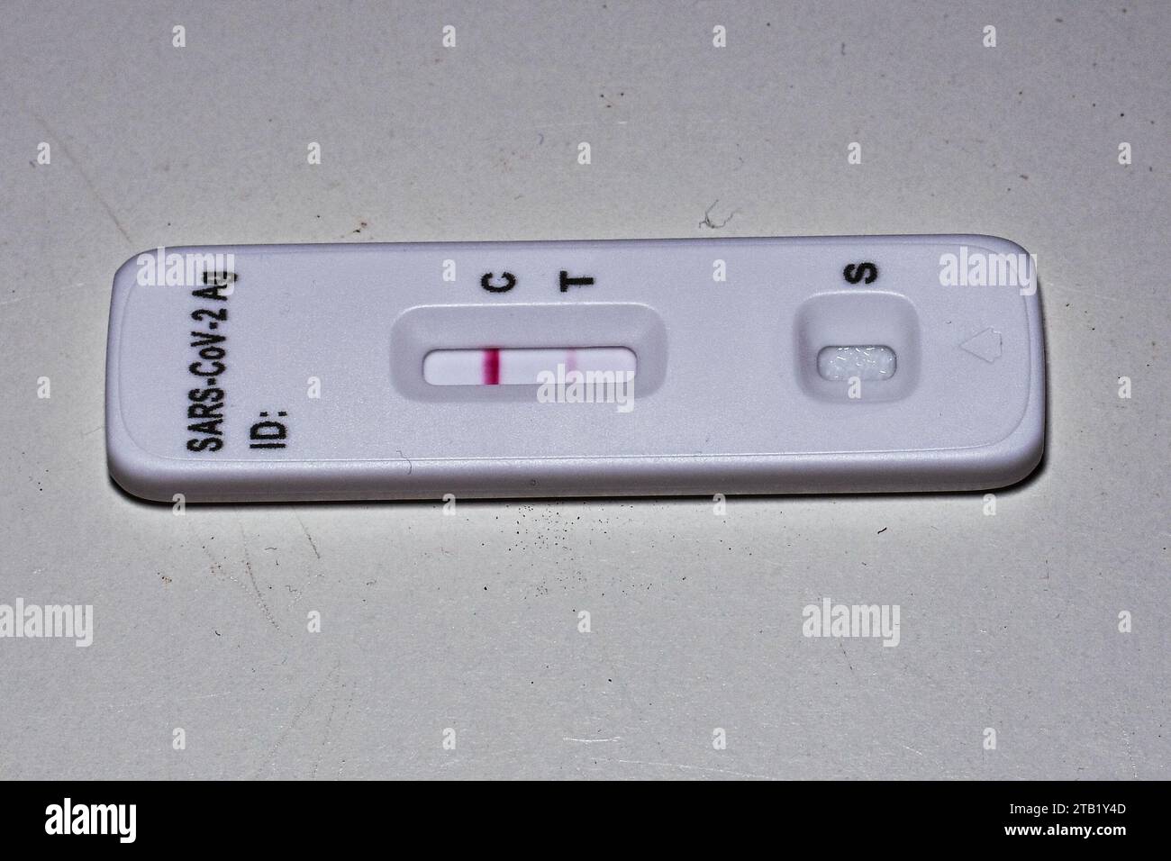 Positive covid test hi-res stock photography and images - Alamy