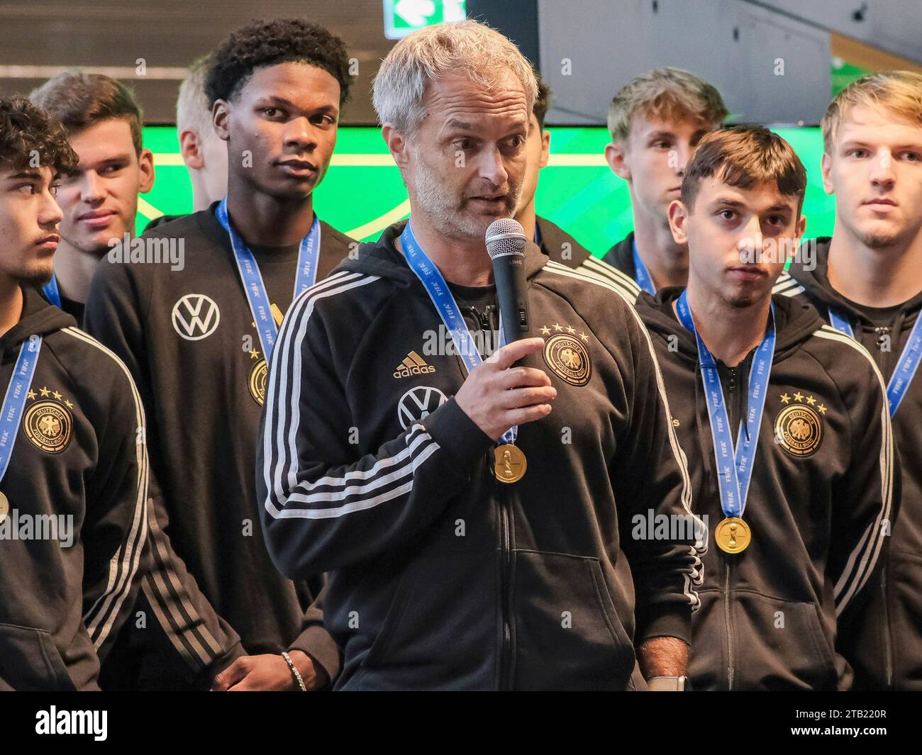 Frankfurt, Deutschland. 04th Dec, 2023. Christian Wueck (U17 Bundestrainer), GER, Offizieller ...