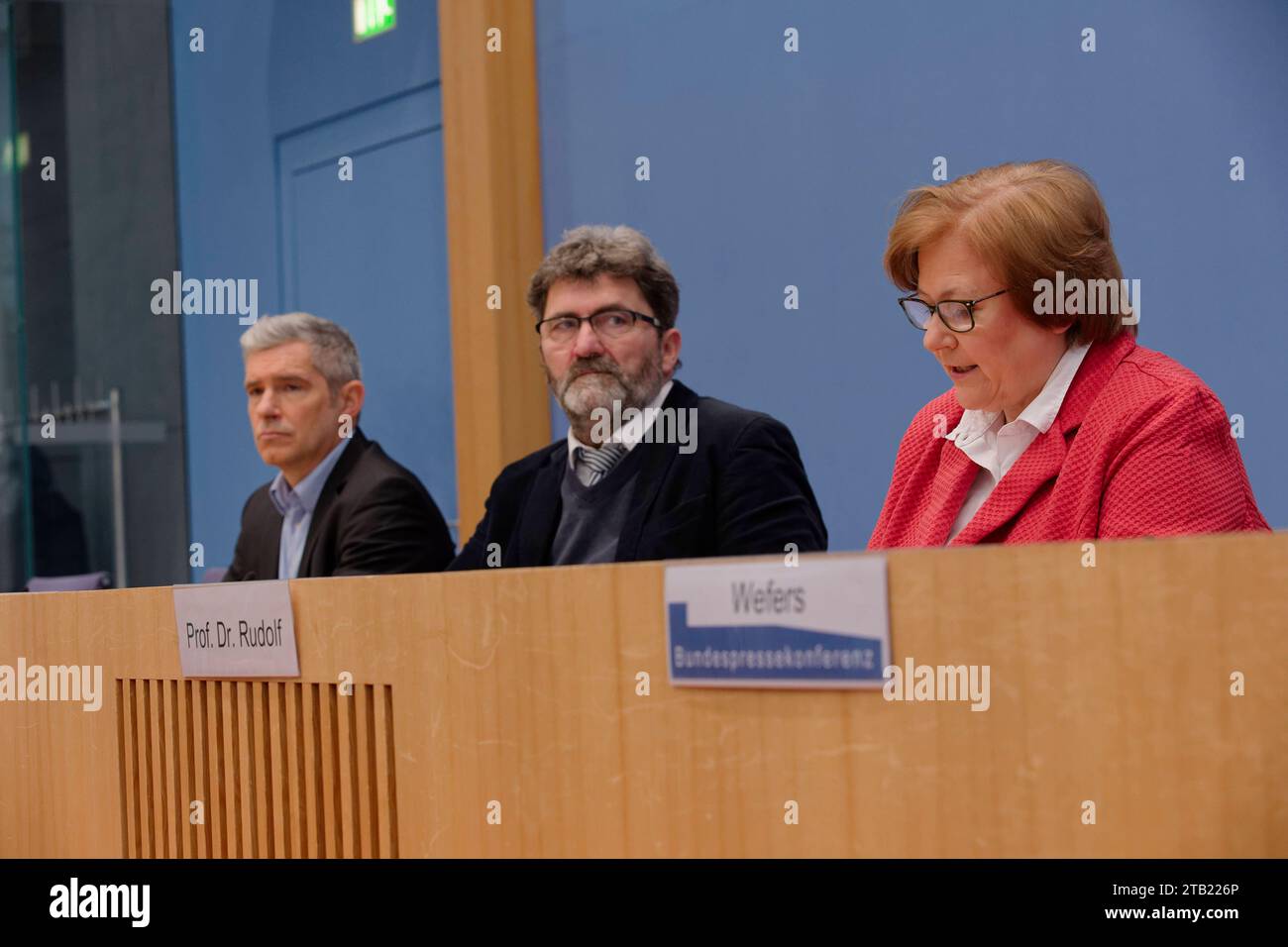 Bericht Menschenrechte in Deutschland 2023-12-04 - Deutschland, Berlin ...