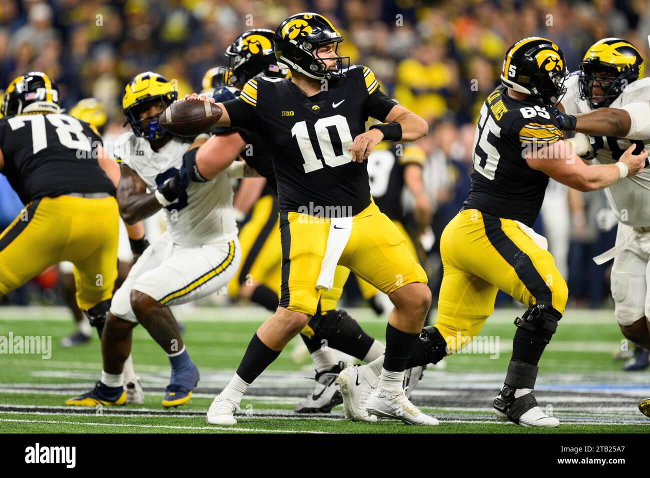 INDIANAPOLIS, IN - DECEMBER 02: Iowa Hawkeyes quarterback Deacon Hill ...