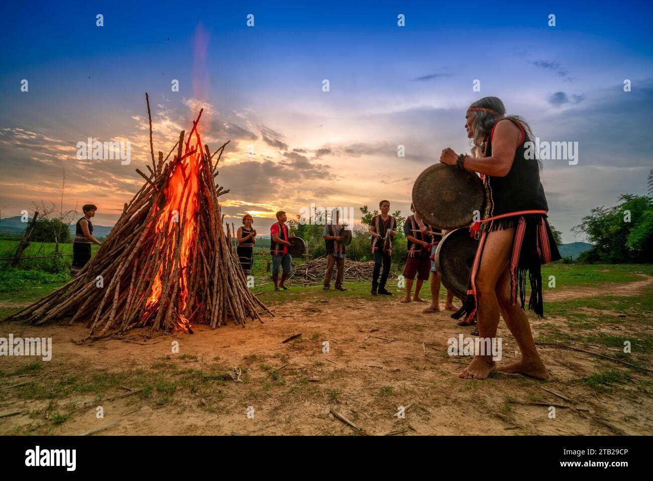 Gong festival of Banar ethnic people in Kontum 1 Stock Photo - Alamy