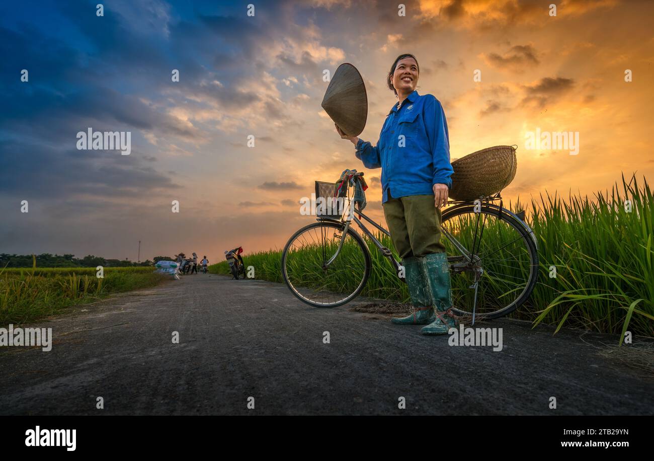 Finish the work hi-res stock photography and images - Alamy