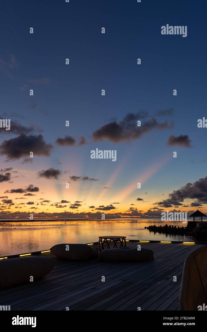Anantara Veli Maldives Resort sunset over sea Stock Photo - Alamy
