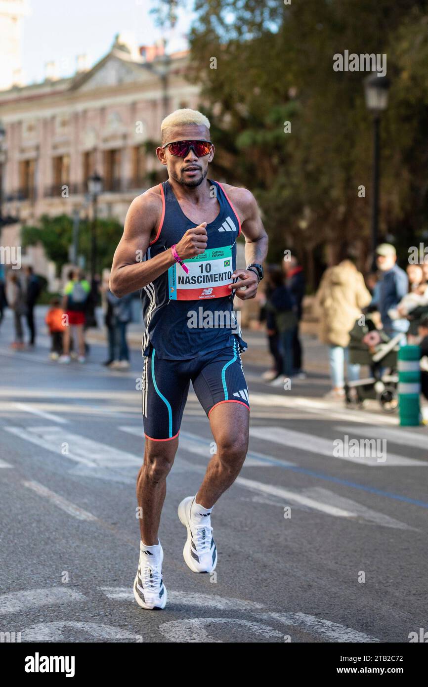 Daniel DO NASCIMENTO (#10) beim Marathon-Lauf in Valencia (Spanien) am ...