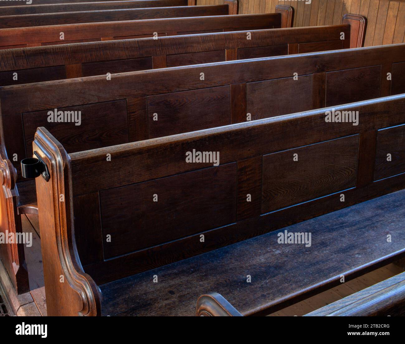 Pews seating hi-res stock photography and images - Alamy