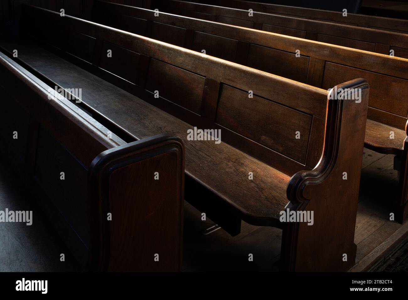 Pews seating hi-res stock photography and images - Alamy