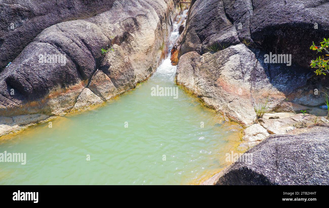 Large fresh water river hi-res stock photography and images - Alamy