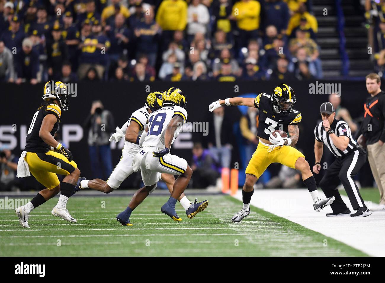 INDIANAPOLIS, IN - DECEMBER 02: Michigan Wolverines Defensive Back ...