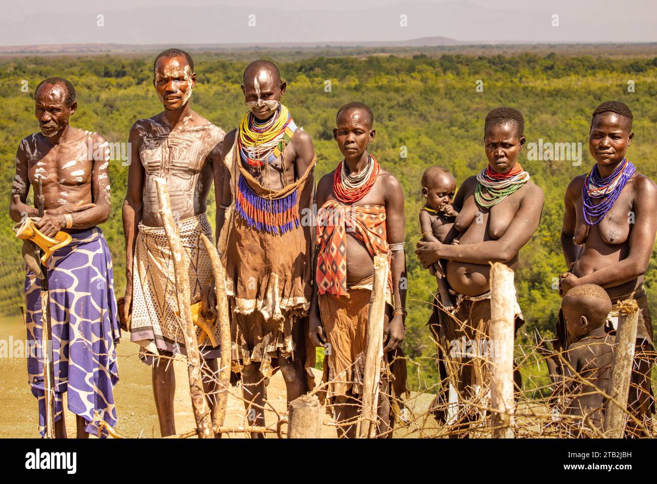 Members of the Karo Tribe in the Omo Valley Stock Photo - Alamy