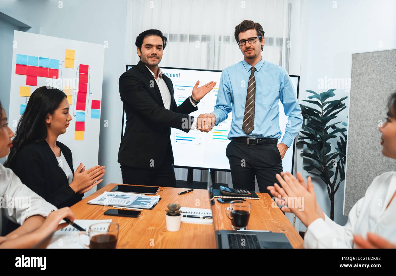 Employee praise hi-res stock photography and images - Alamy