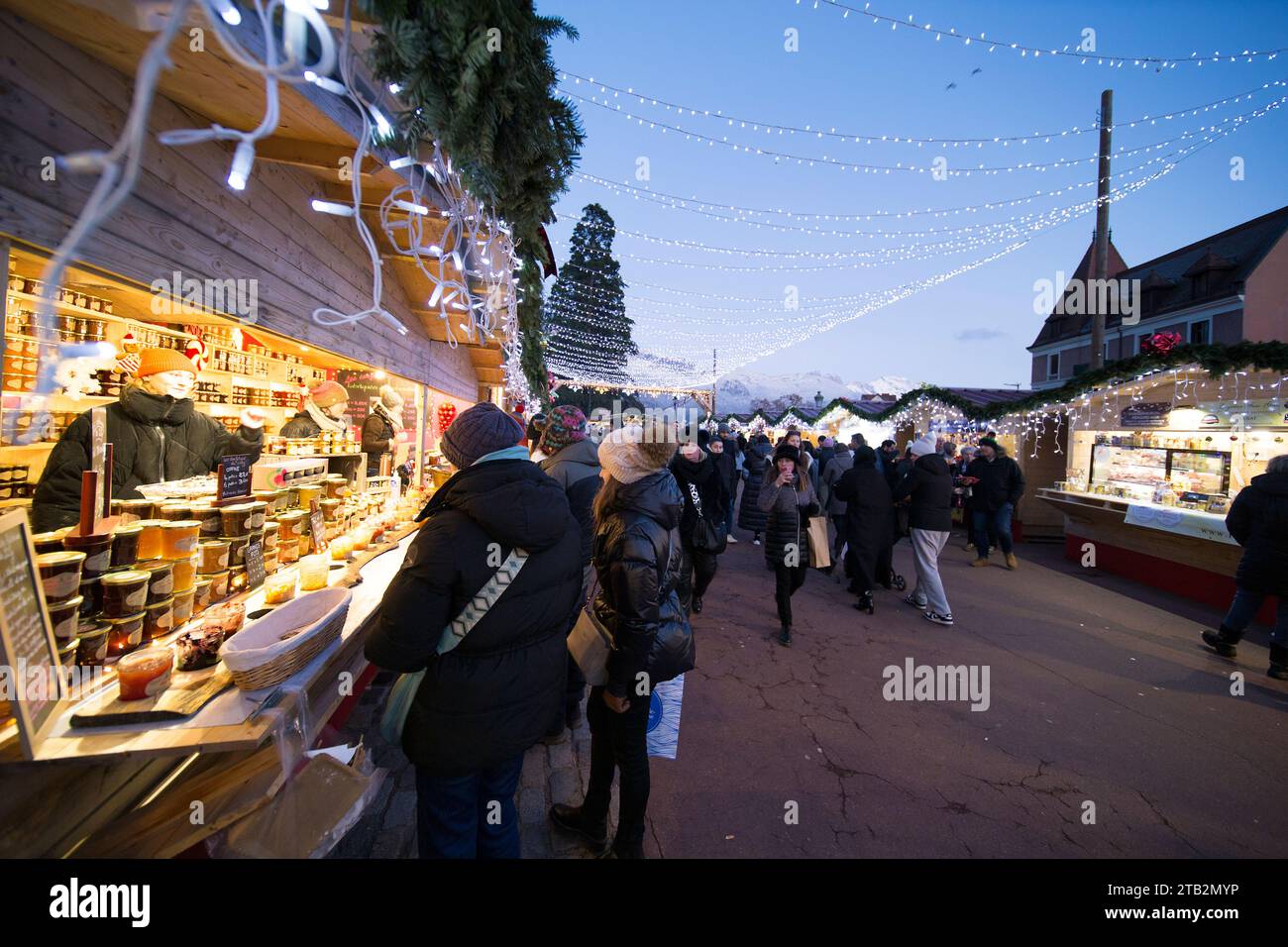 Christmas Market in Annecy, Haute Savoie, France Stock Photo - Alamy