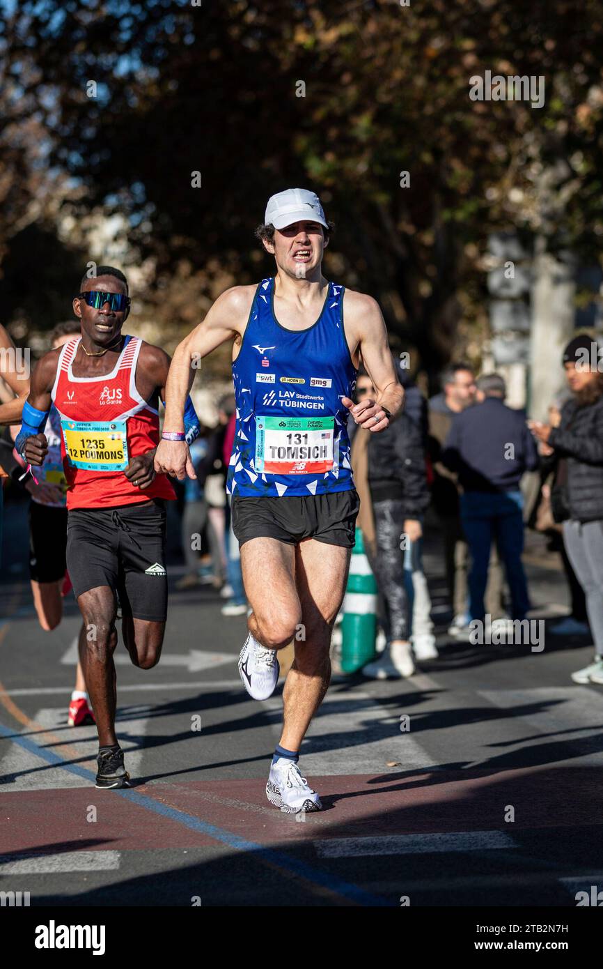 Anthony TOMSICH (#131) beim Marathon-Lauf in Valencia (Spanien) am 3 ...