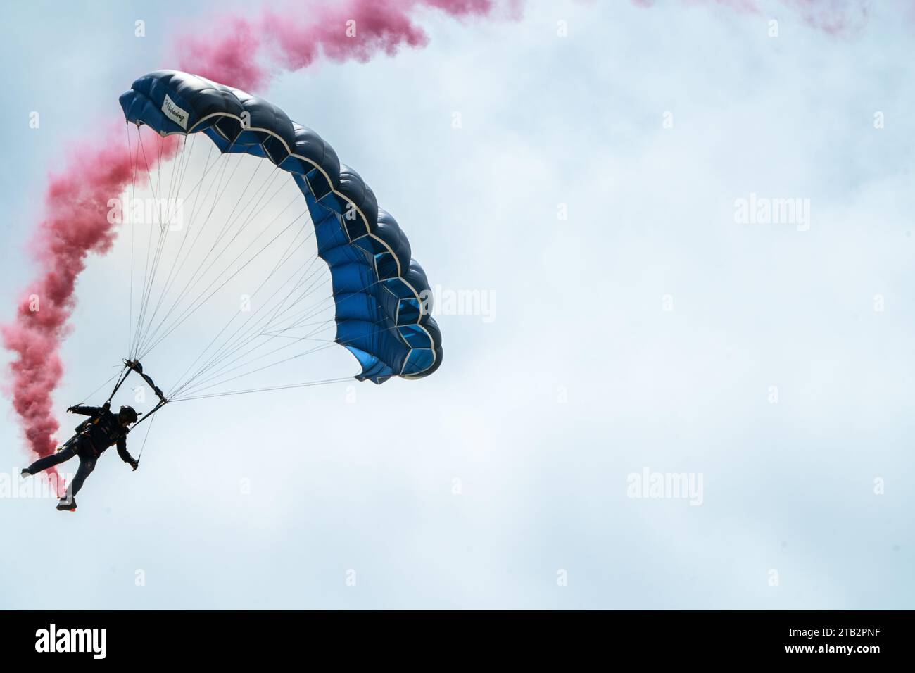 Tigers freefall parachute display team hi-res stock photography and ...