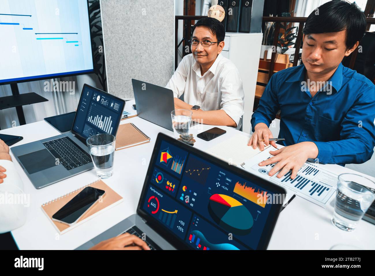 Power bi laptop hi-res stock photography and images - Alamy