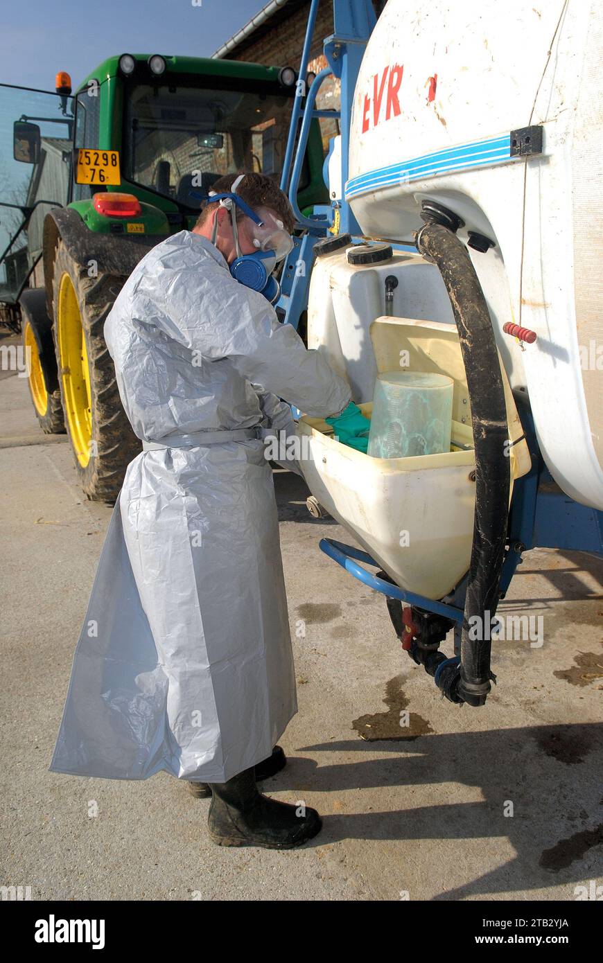 Agriculture and use of chemical products. Phytosanitary treatment in a ...