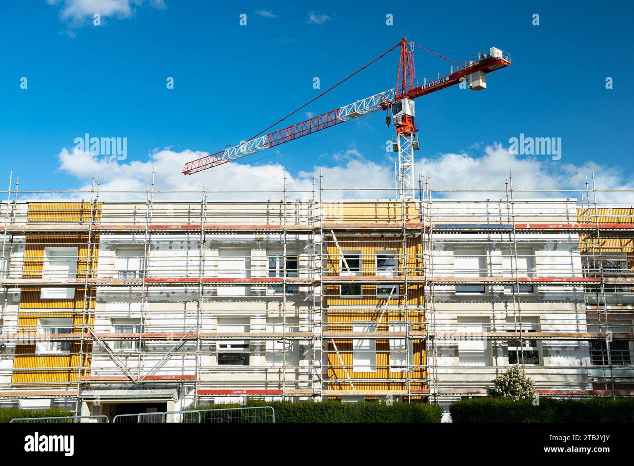 Thermal rehabilitation of apartment buildings. Renovation of facades ...