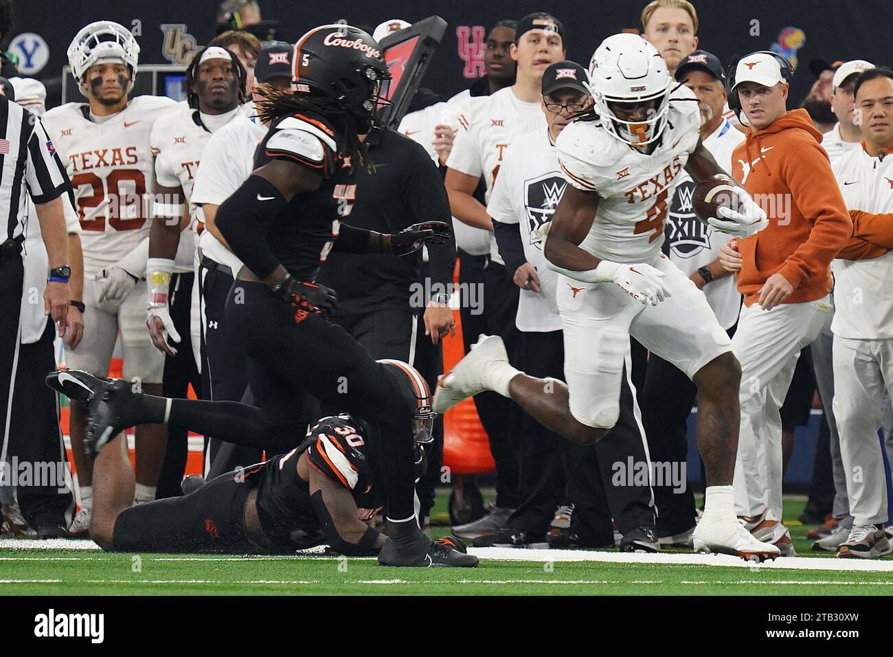 Big 12 football championship game hi-res stock photography and images - Alamy