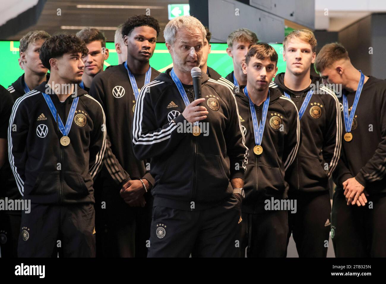 Frankfurt, Deutschland. 04th Dec, 2023. Christian Wueck (U17 Bundestrainer), GER, Offizieller ...