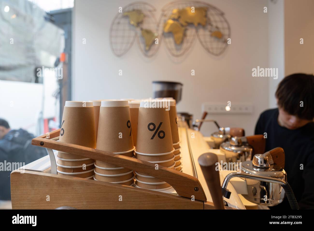 KYOTO, JAPAN - DEC 01, 2023 : Kyoto Arabica Cafe at Kiyomizu dera shrine area Stock Photo - Alamy