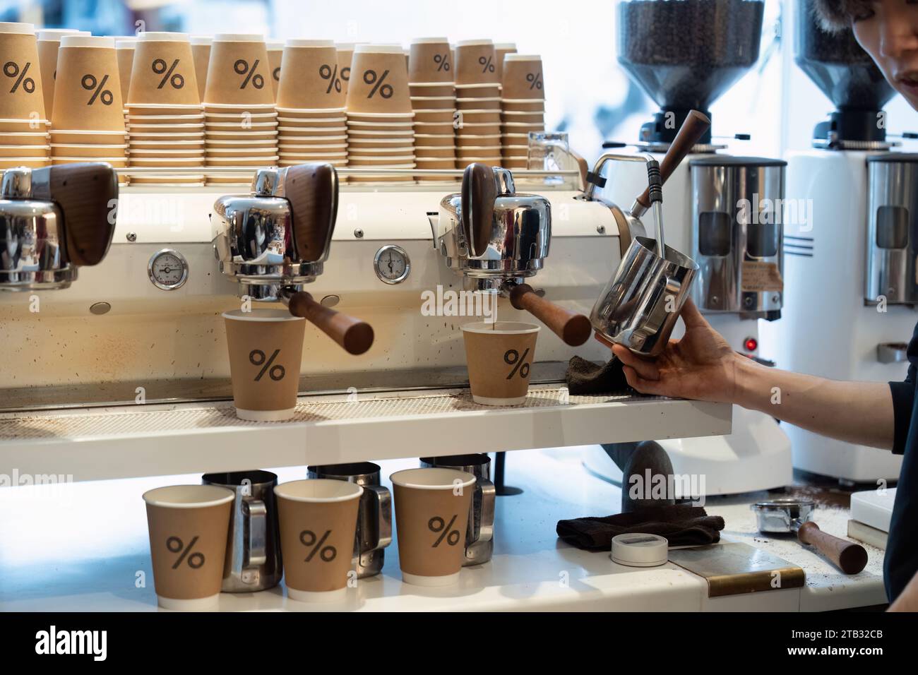 KYOTO, JAPAN - DEC 01, 2023 : Kyoto Arabica Cafe at Kiyomizu dera shrine area Stock Photo - Alamy