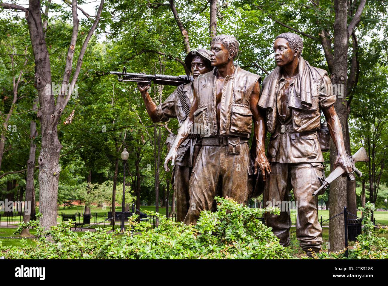 The Three Servicemen Statue, Vietnam Veterans Memorial, 5 Henry Bacon Dr NW, Washington, DC ...