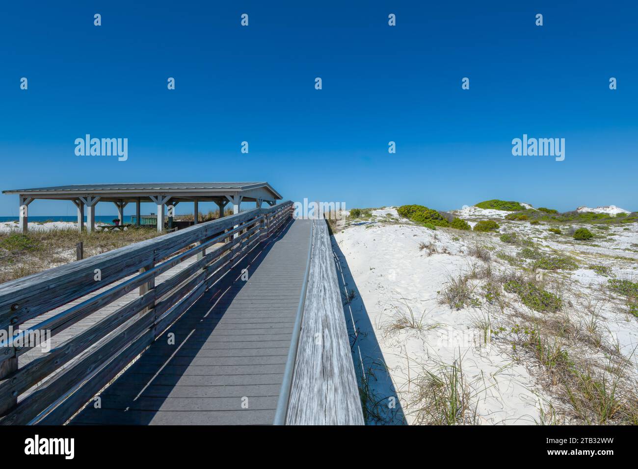 Beachfront pier oasis hi-res stock photography and images - Alamy