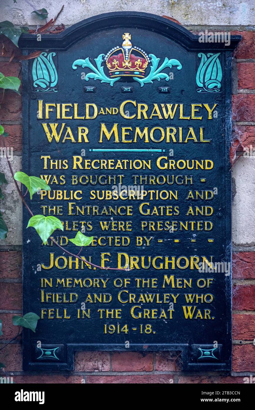 Crawley, November 29th 2023: War Memorial on the gates of the Memorial ...