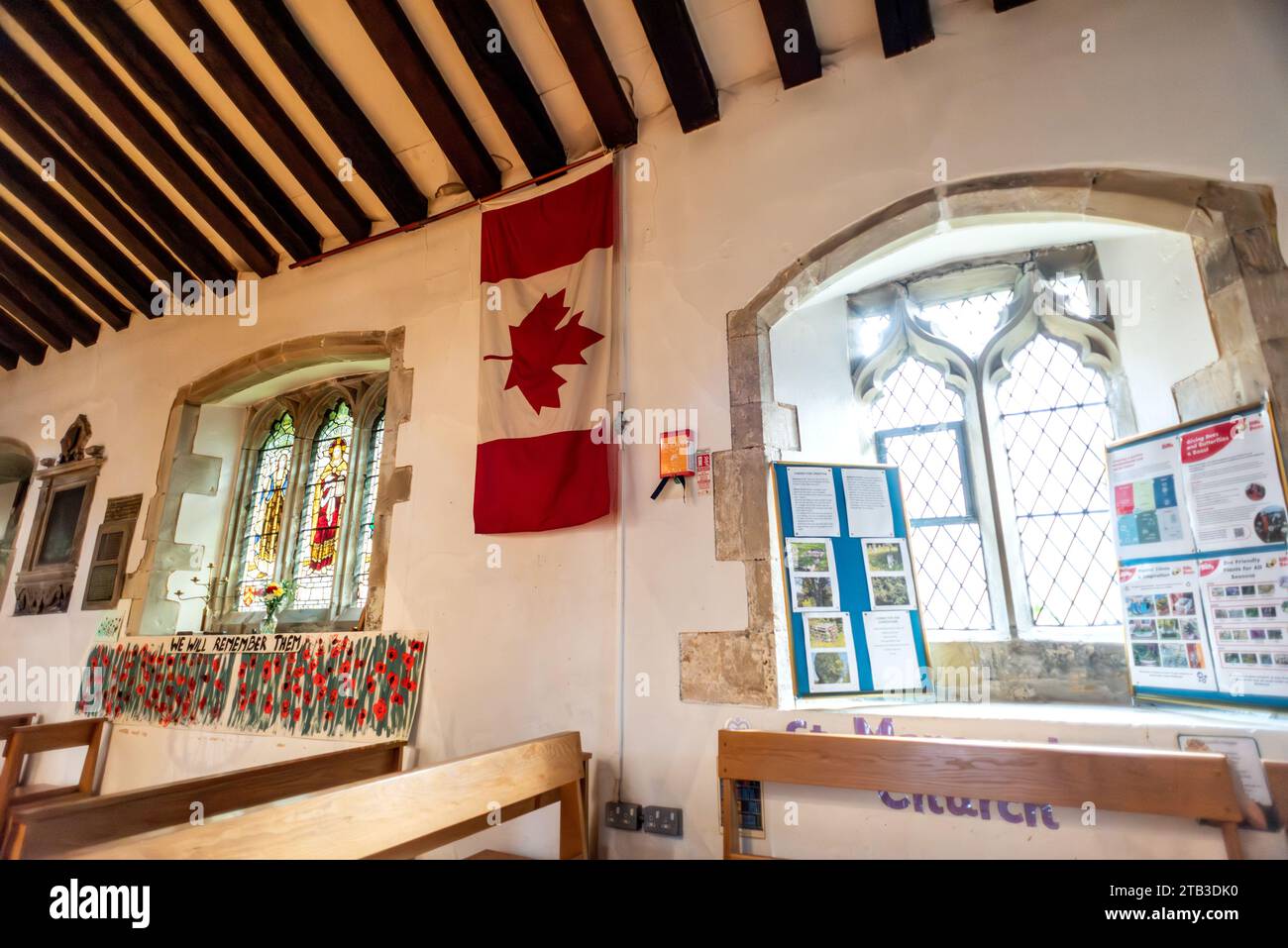 St margarets church ifield hi-res stock photography and images - Alamy