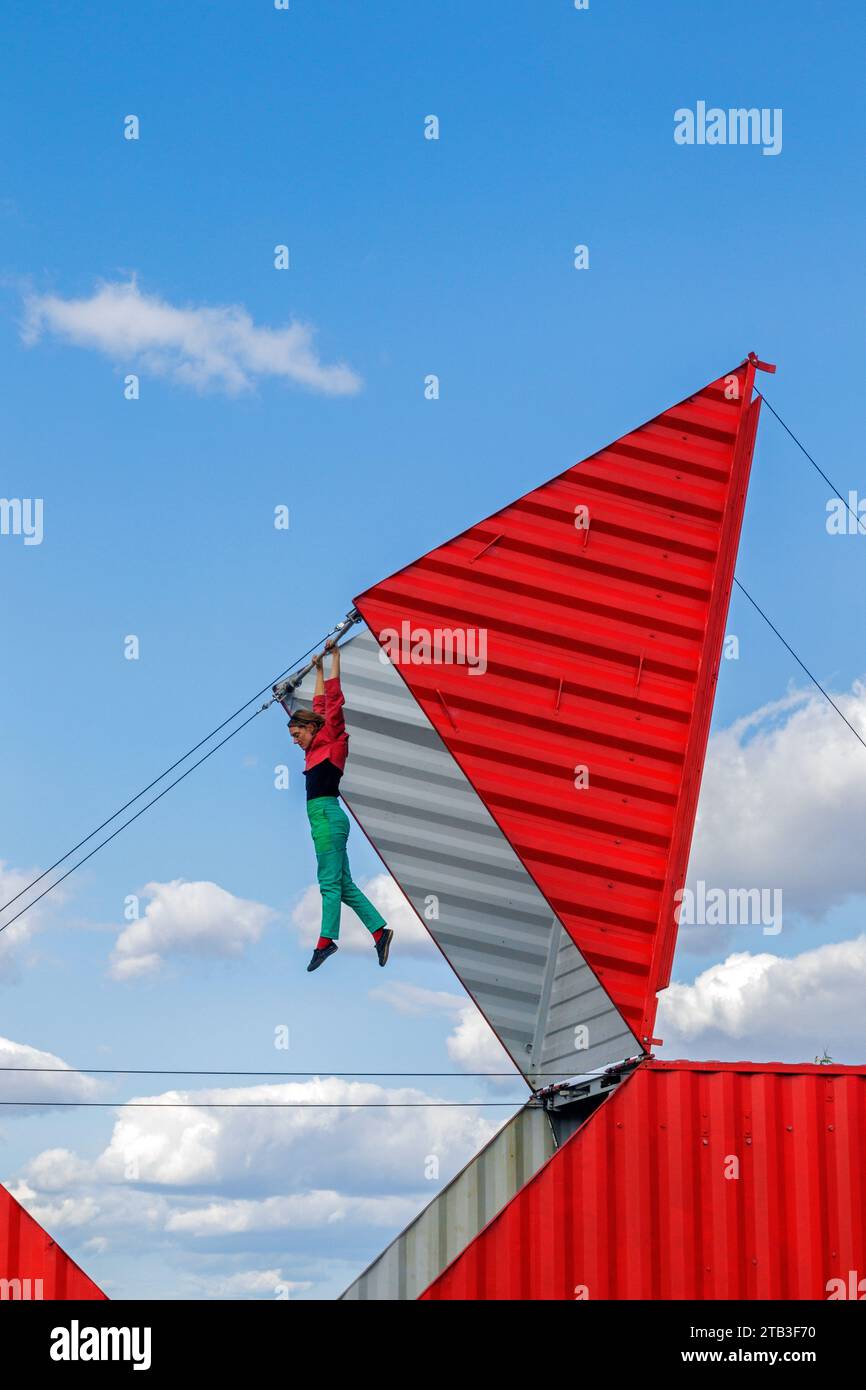Origami. Dance show by the Furinkaï company. Dancer Justine Bernachon ...