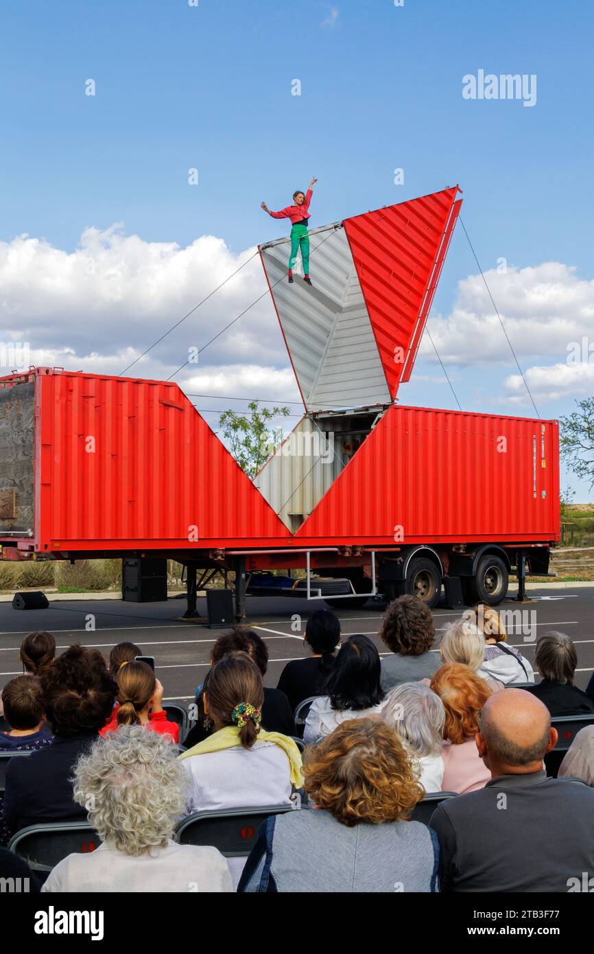 Origami. Dance show by the Furinkaï company. Dancer Justine Bernachon ...